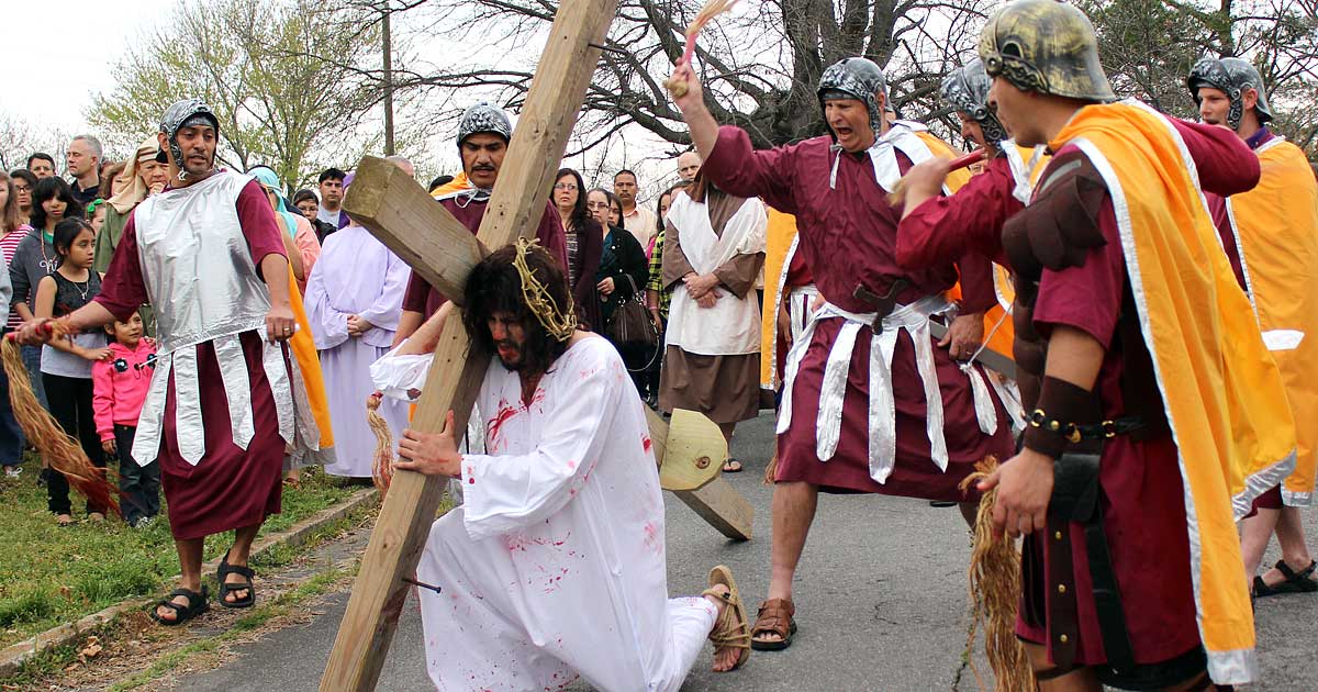 Station 3: Jesus Falls for the First Time | DOLR.org